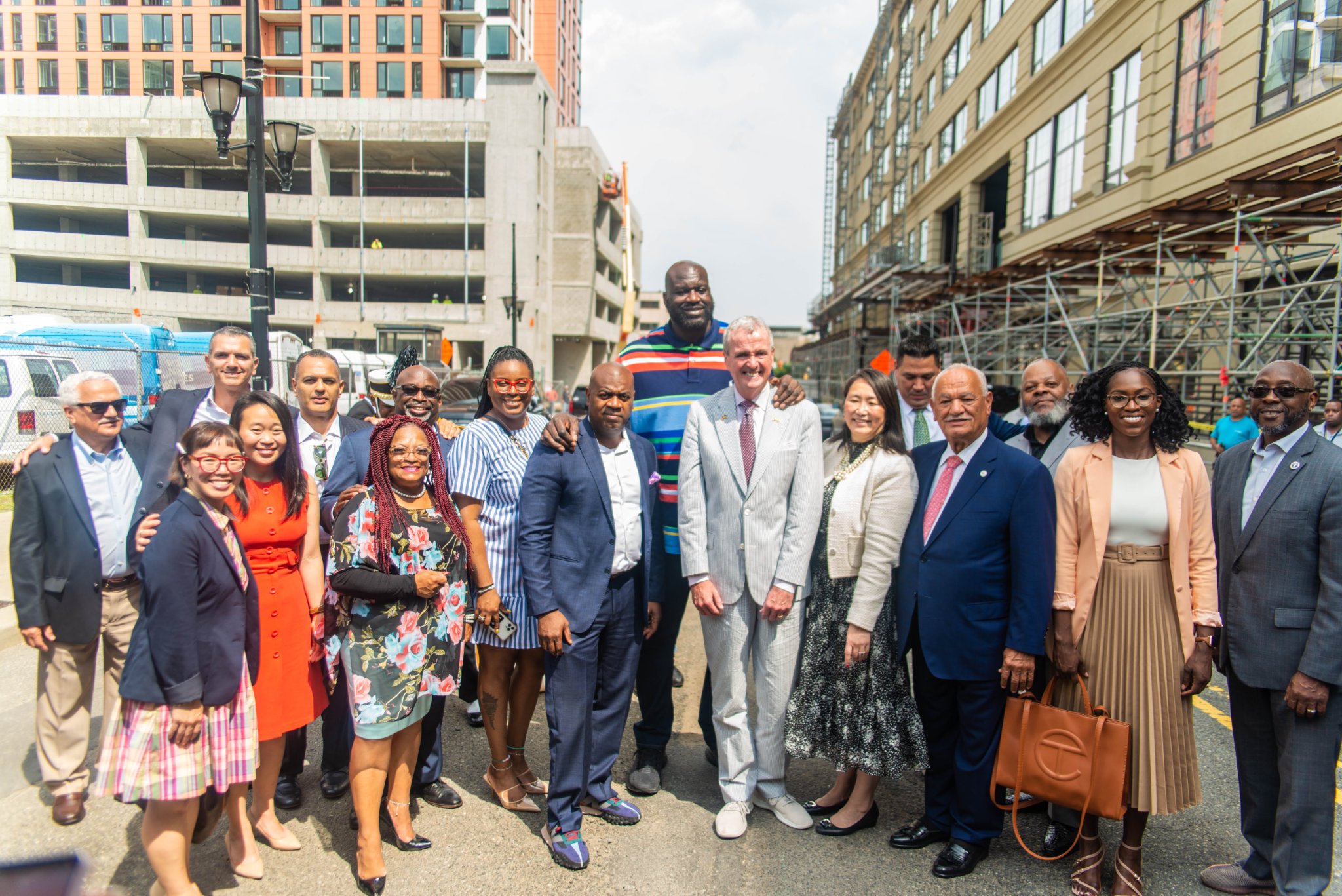 Shaquille O’Neal helps opens mixed use housing building in Newark – NJ ...