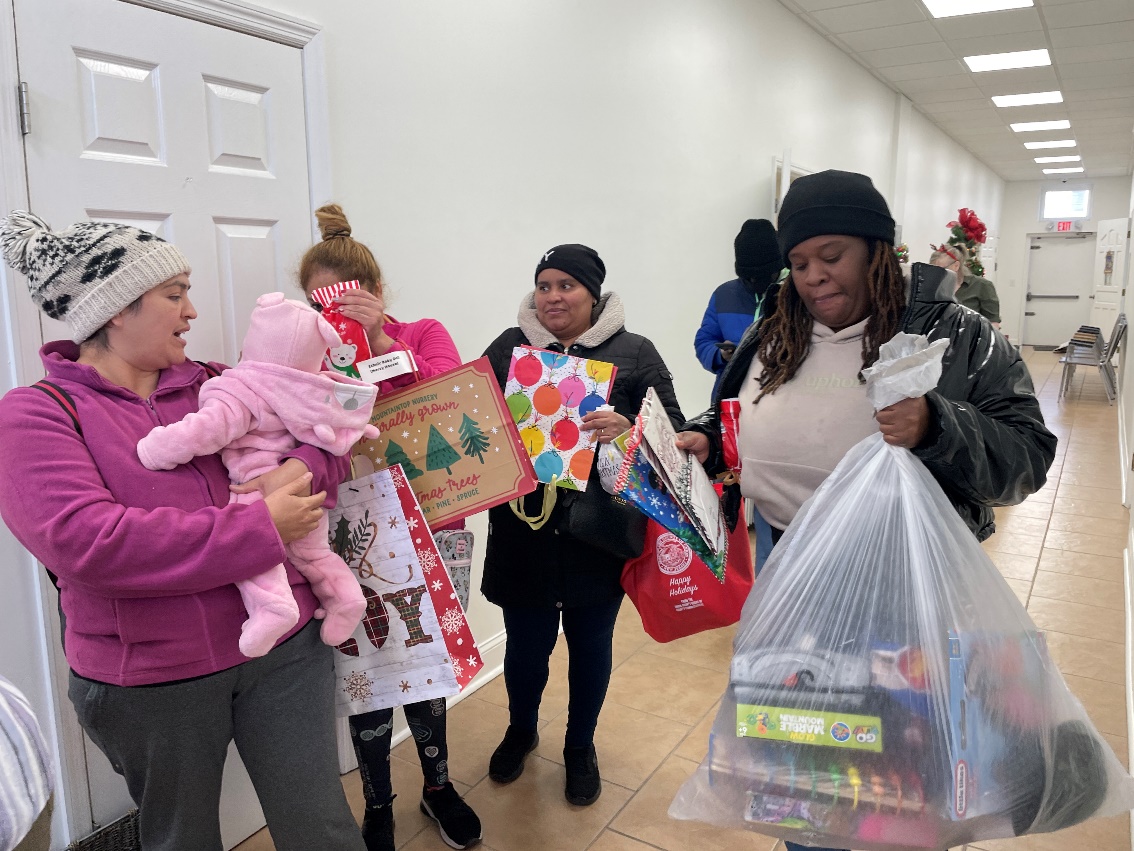 The Mercy House Spreads Holiday Cheer by Distributing 3,000+ Toys at ...